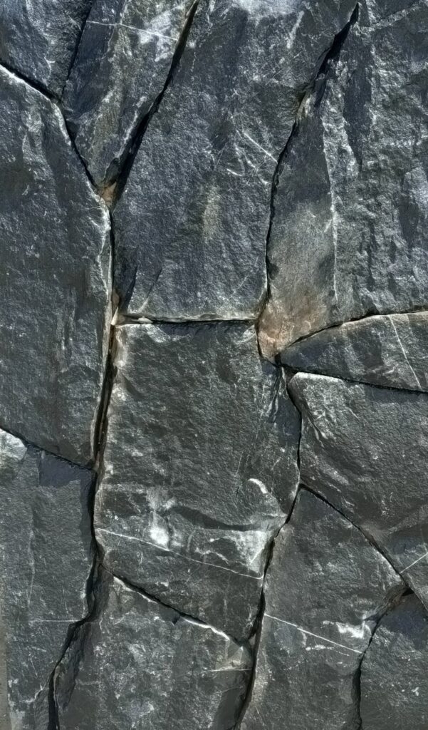 Banff Fieldstone | Exterior Cladding Experts In Edmonton | Met Exteriors